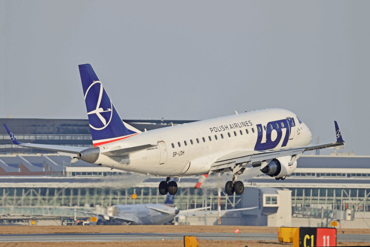 Polskie Linie Lotnicze LOT - Polska Grupa Lotnicza - Integrator podmiotów sektora lotniczego